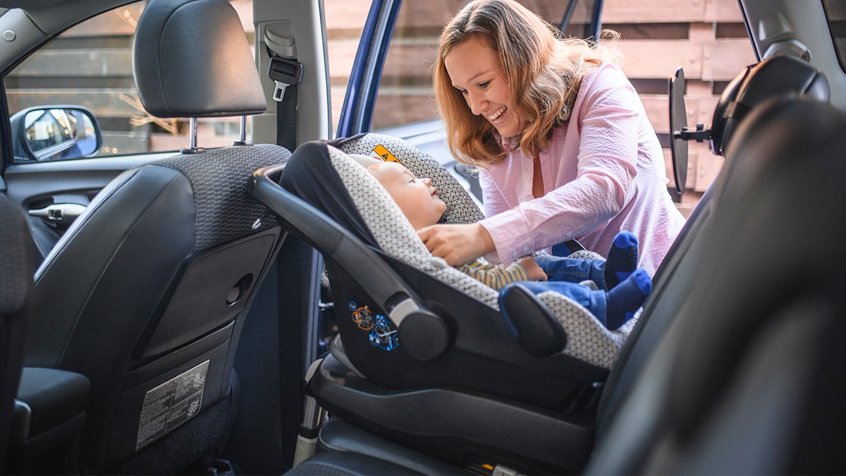 How to fit your baby car seat - Isofix or with seatbelt