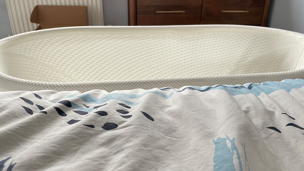 SNOO cot review: are they really worth it?