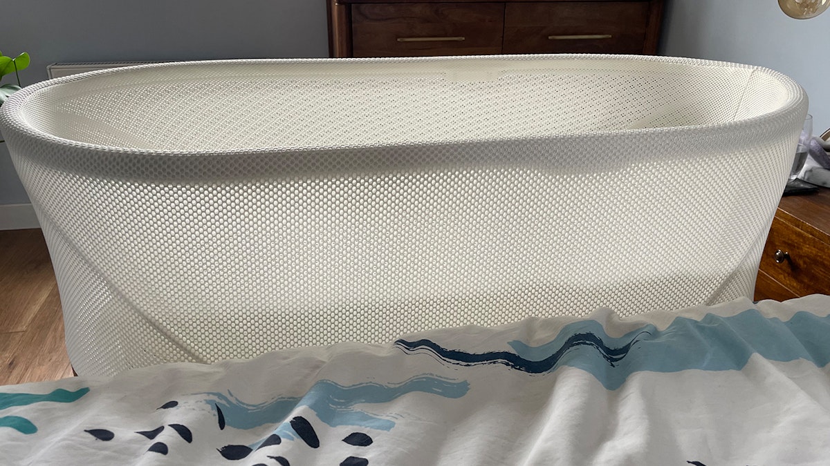SNOO cot review: are they really worth it?