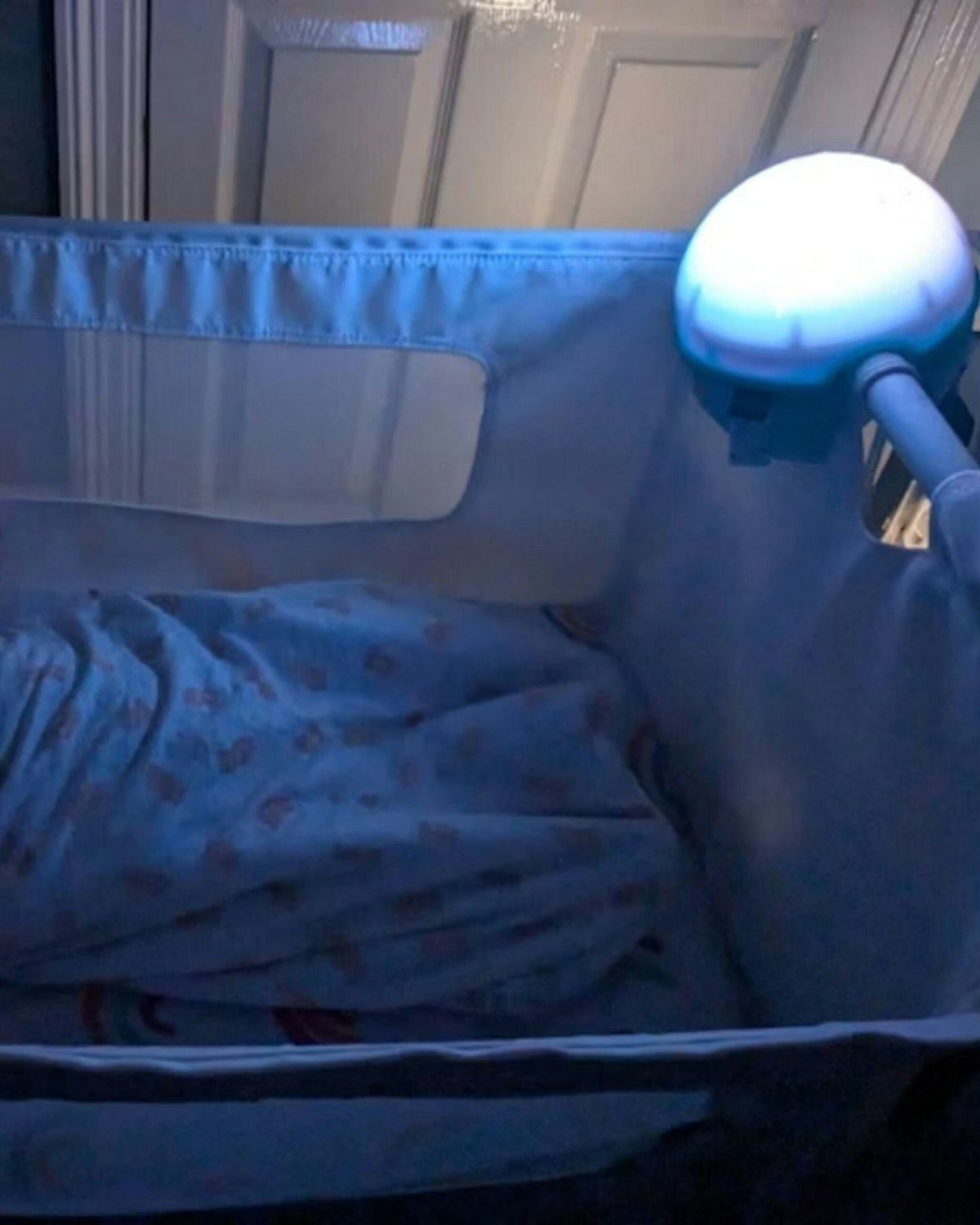 Best breastfeeding lights for night feeds 2026
