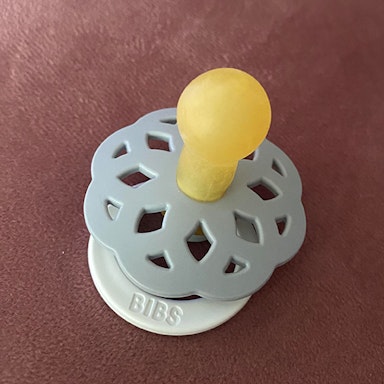 Best dummies for breastfed babies 2025 - Tried & tested