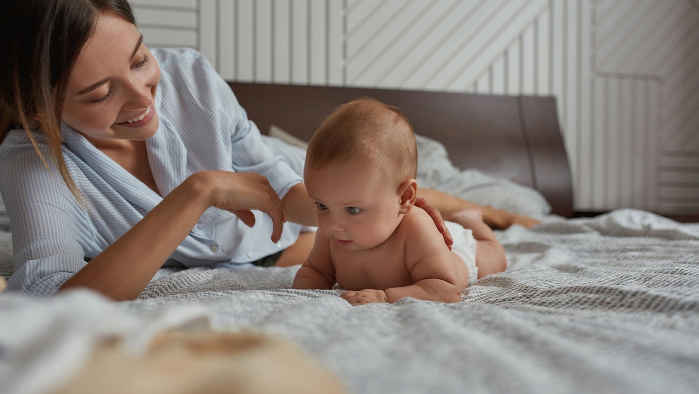 3 month old baby: Development, growth and milestones
