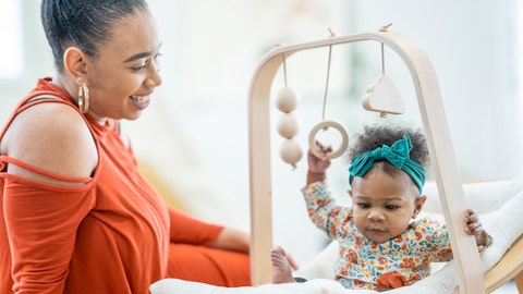 4 month old baby: Development, growth and milestones