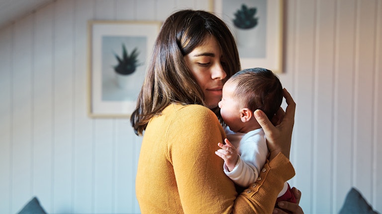 7-week-old baby: Milestones, sleep and feeding guide