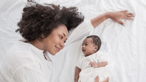Your 1-week-old baby: Milestones, sleep and feeding guide