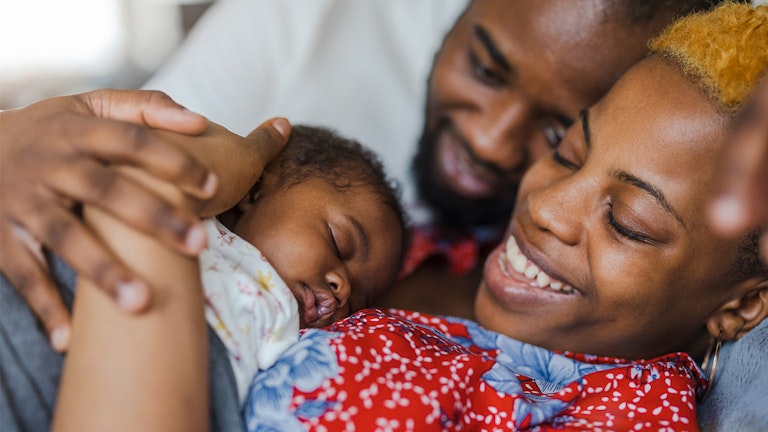 1-week-old baby: Milestones, sleep and what to know