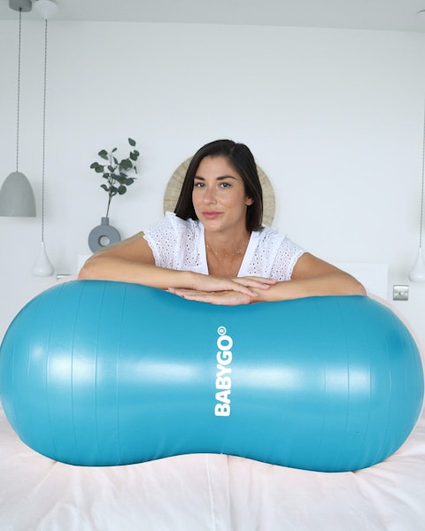 How to use birthing balls in pregnancy and labour