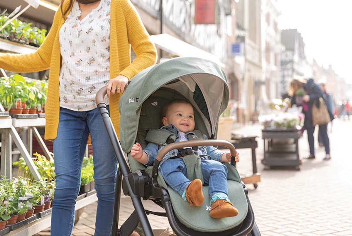 A closer look at the Joie versatrax™ On-The-Go Encore Bundle