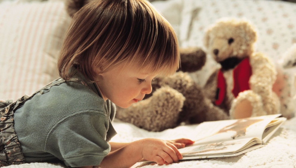 When to start reading to baby