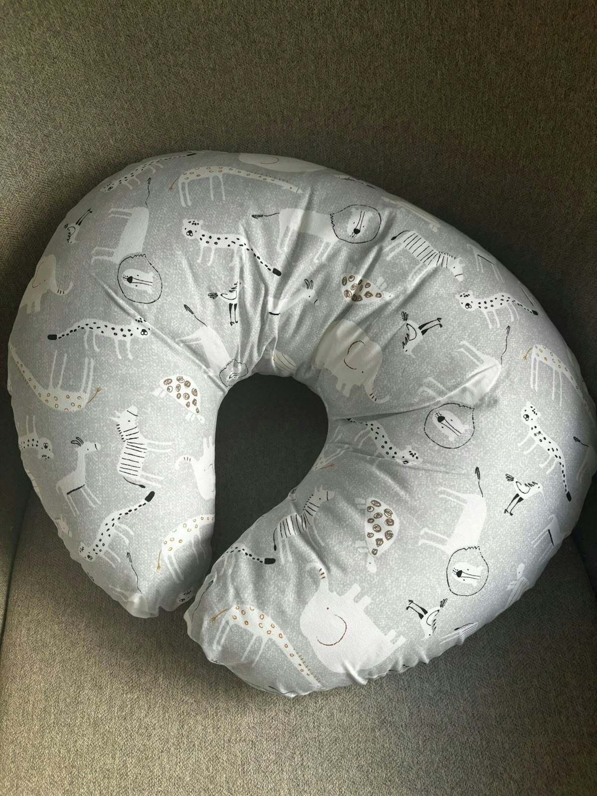 The 10 breastfeeding and nursing pillows for comfort and support