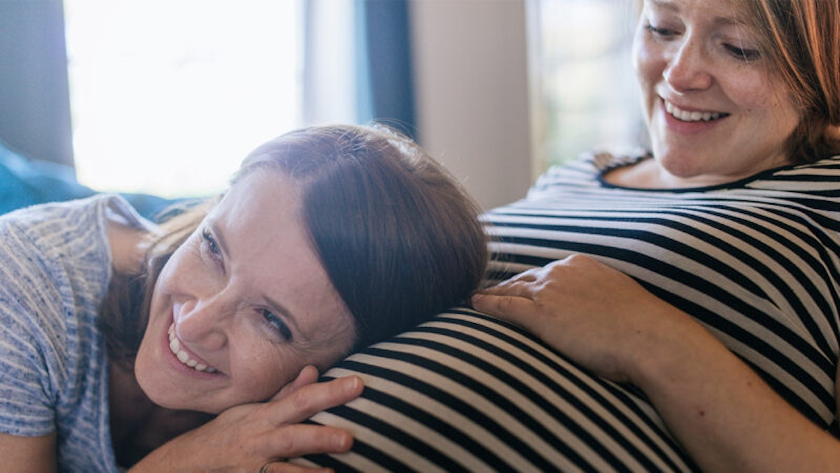 10 brilliant ways to bond before birth with your bump