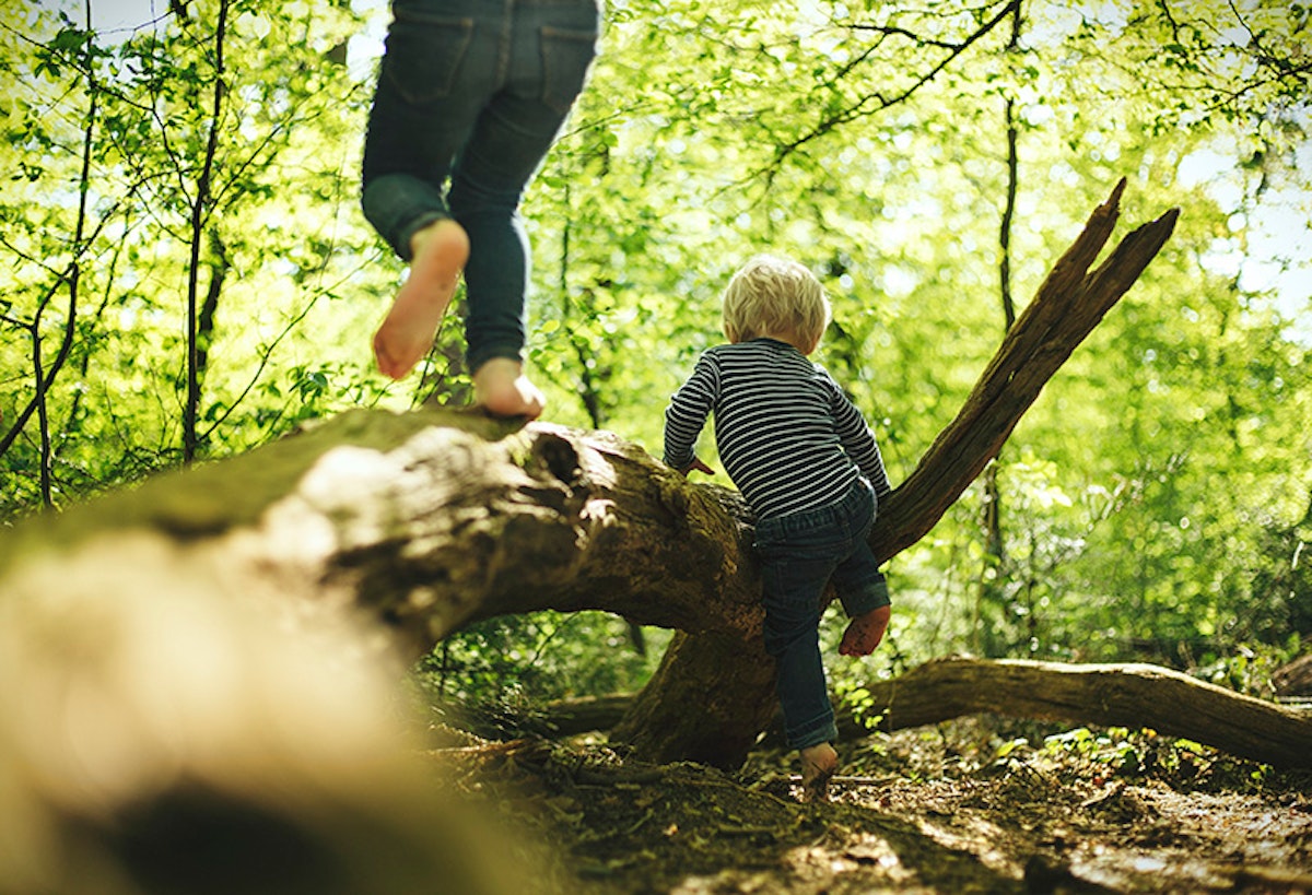 What is imaginative play? Benefits, ideas and toys
