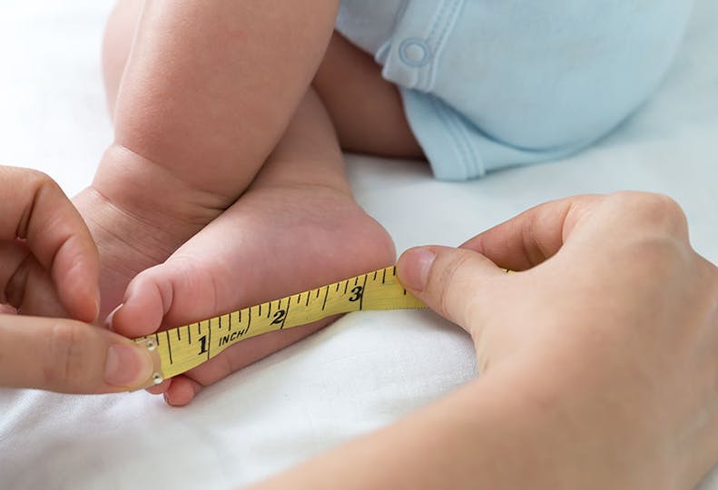 How To Measure Baby Feet Baby Mother Baby How To Measure Baby Feet Baby Mother Baby