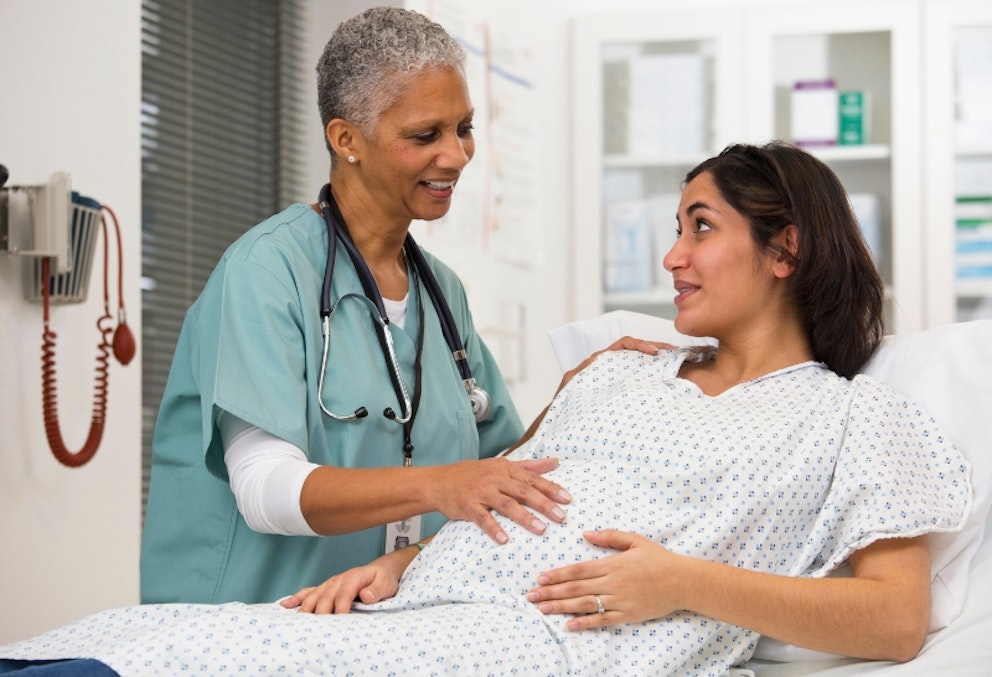 Labour pain: 26 ways to reduce pain (that really work!)