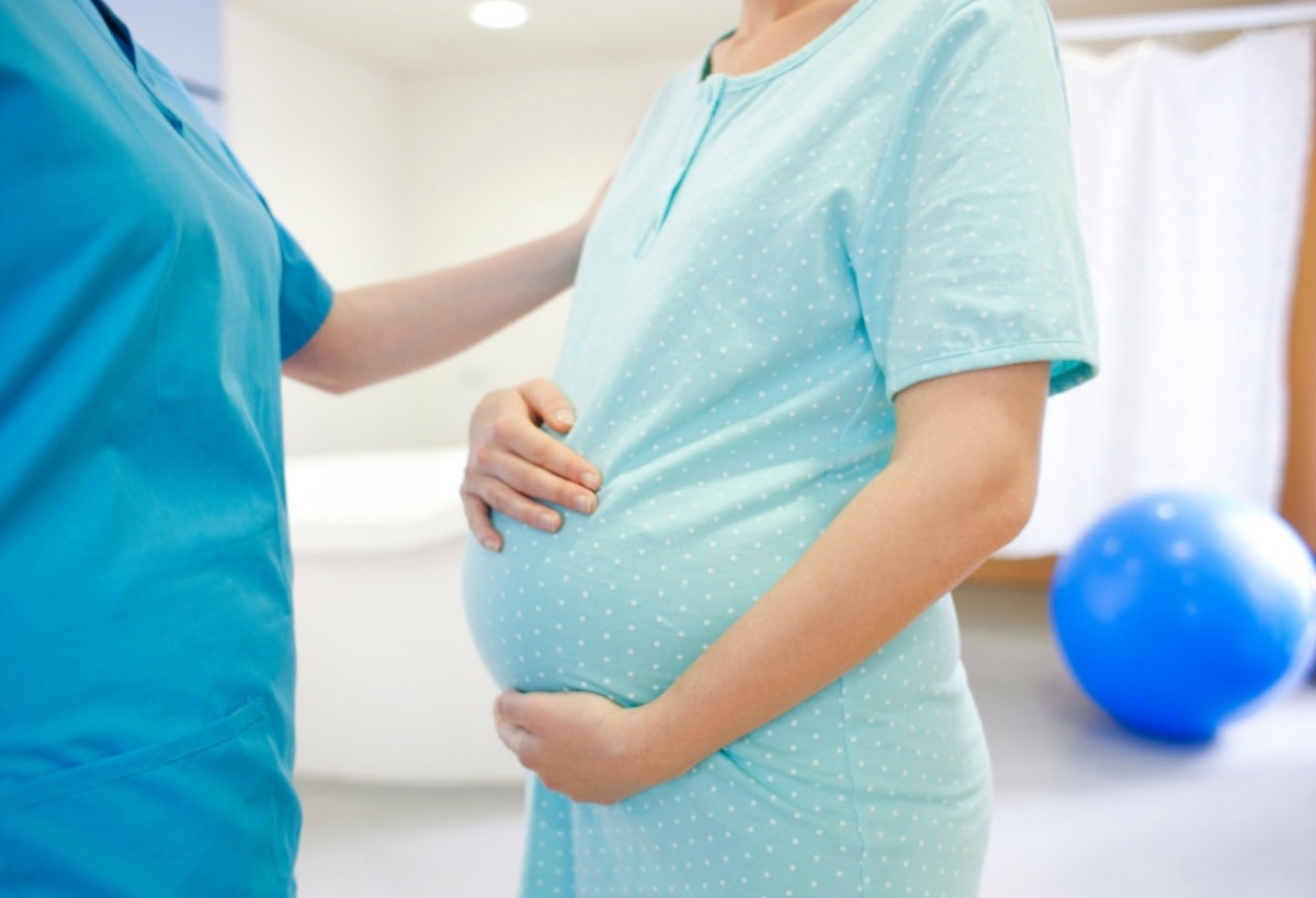 Labour pain: 26 ways to reduce pain (that really work!)