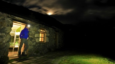 How to navigate in the dark and hike at night safely