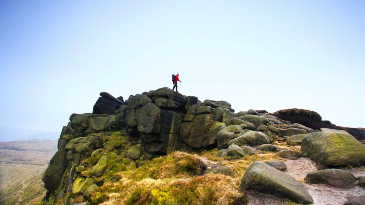 4 great walks from Edale: waterfalls, edges, scrambles and summits | LFTO