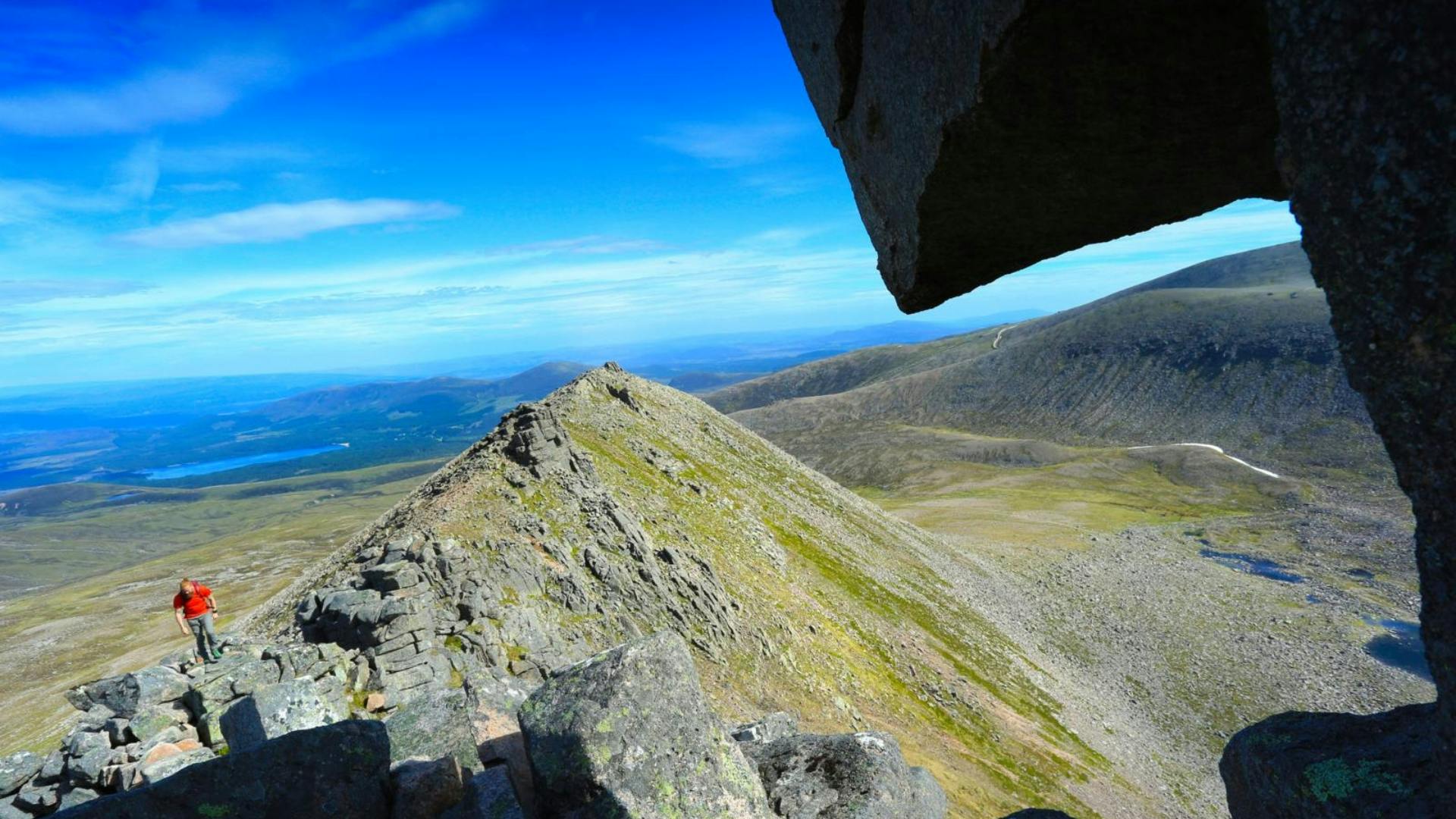 Fiacaill Ridge: Best scramble in the Cairngorms