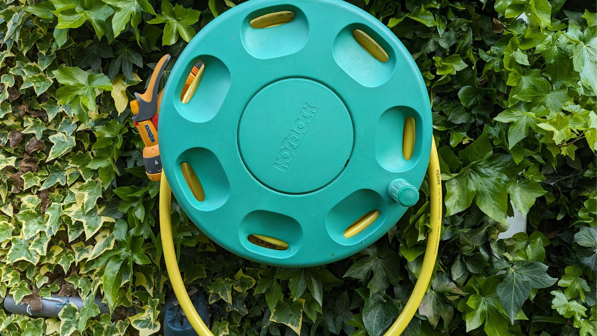 The best hose pipes for your lawn and garden UK 2025