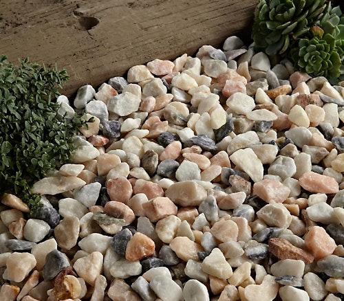 All you need to know about mulch for gardening | Modern Gardens