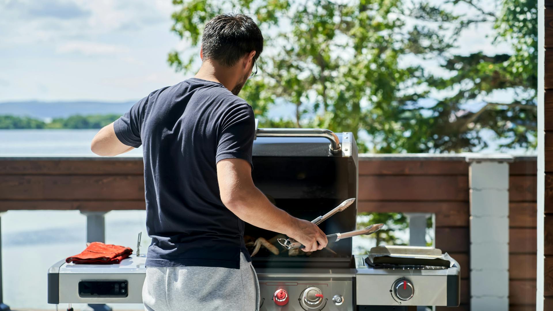 Best hybrid BBQ for ultimate cookouts in 2024