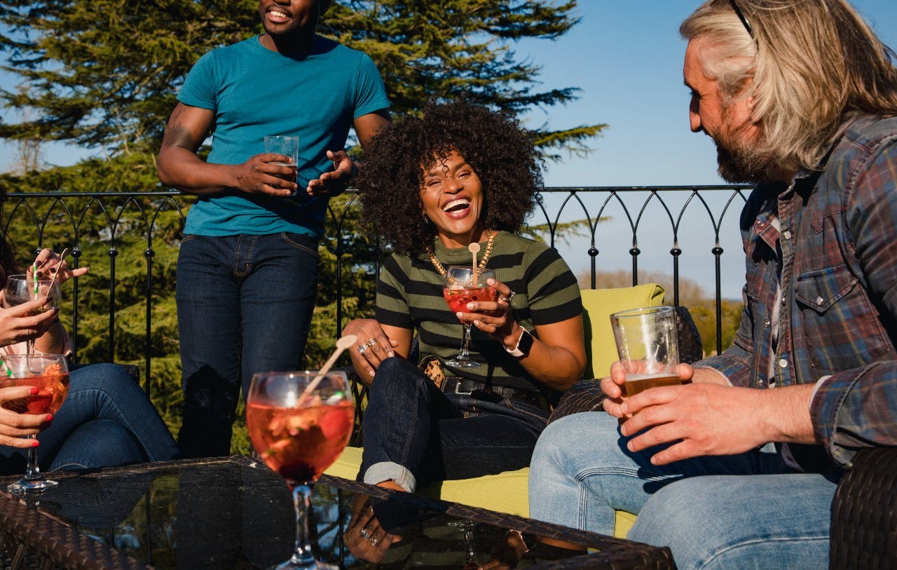 The best outdoor bar ideas for entertaining | Modern Gardens