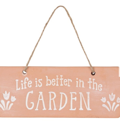 Best garden signs to personalise your outdoor space | Modern Gardens