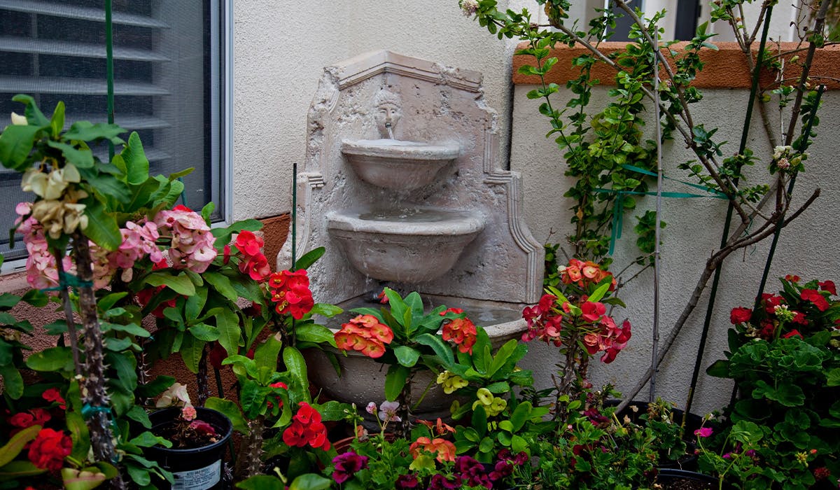 Garden wall water features ideas