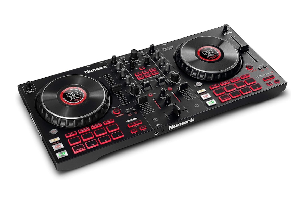 Best DJ Decks for Beginners 2025: Learn to mix like a pro