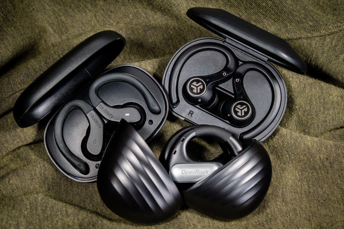 Ear-hook headphones for working out, tried and tested by William Lobley ...
