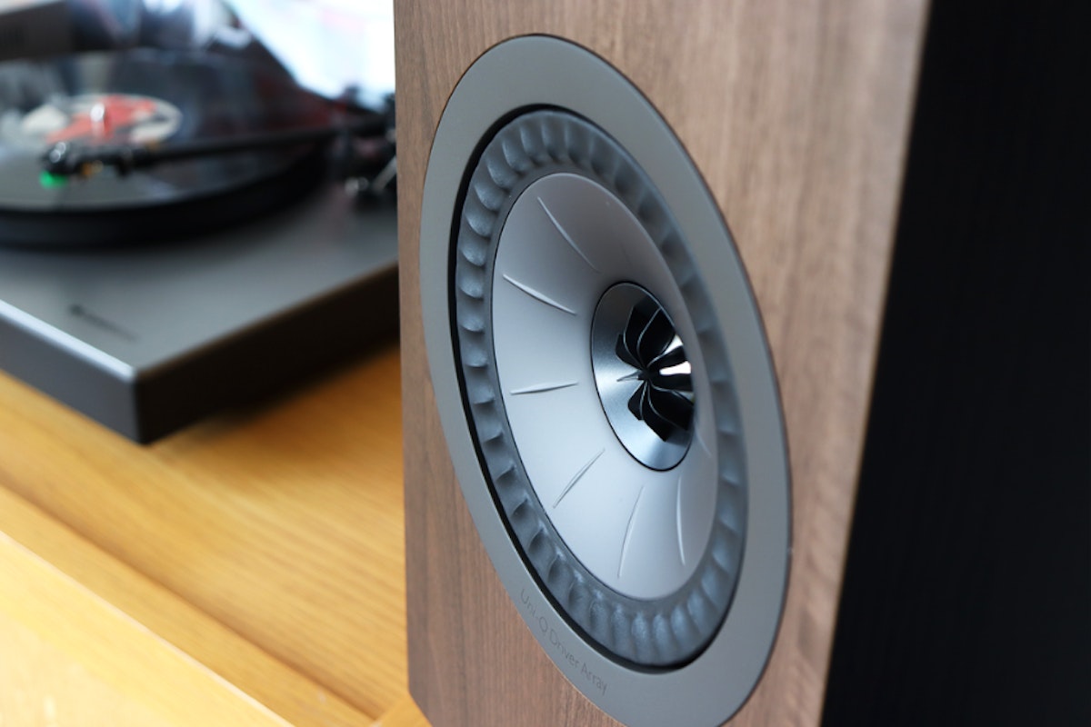 KEF Q350 bookshelf speaker review