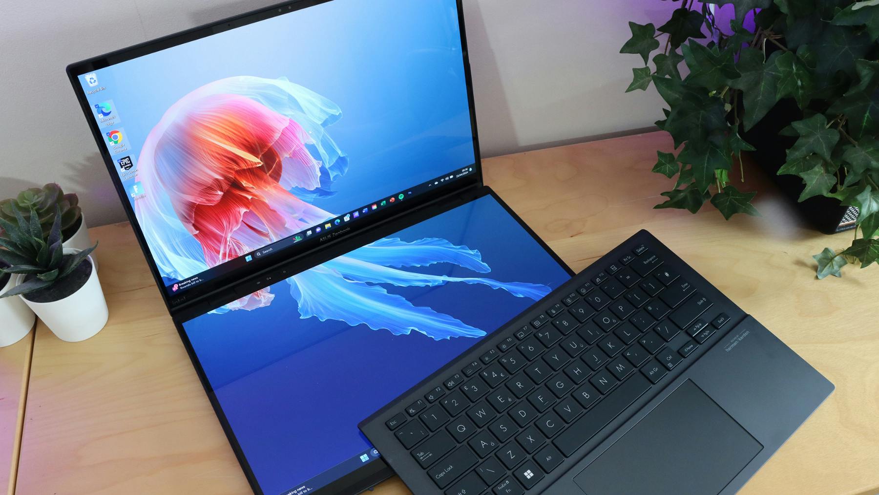 ASUS Zenbook DUO OLED dual screen laptop review