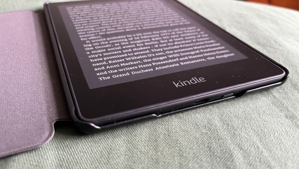The best Kindle Paperwhite cases: Keep your e-reader safe on planes ...