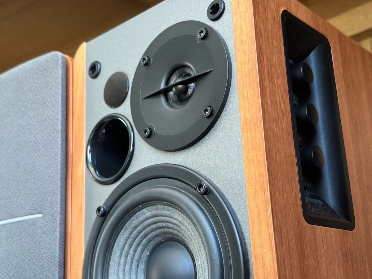 Top Budget Speakers: Edifier R1280DB Review 2024