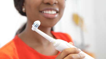 How to use an electric toothbrush | Wellbeing | Yours