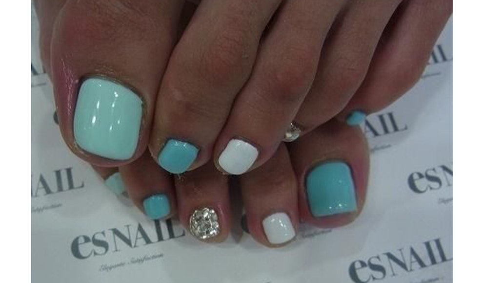 22 pedicure ideas to get your toes ready for summer
