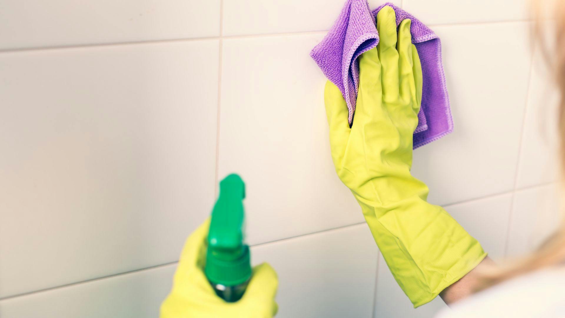 Secret to keeping bathroom tiles clean and mould free!