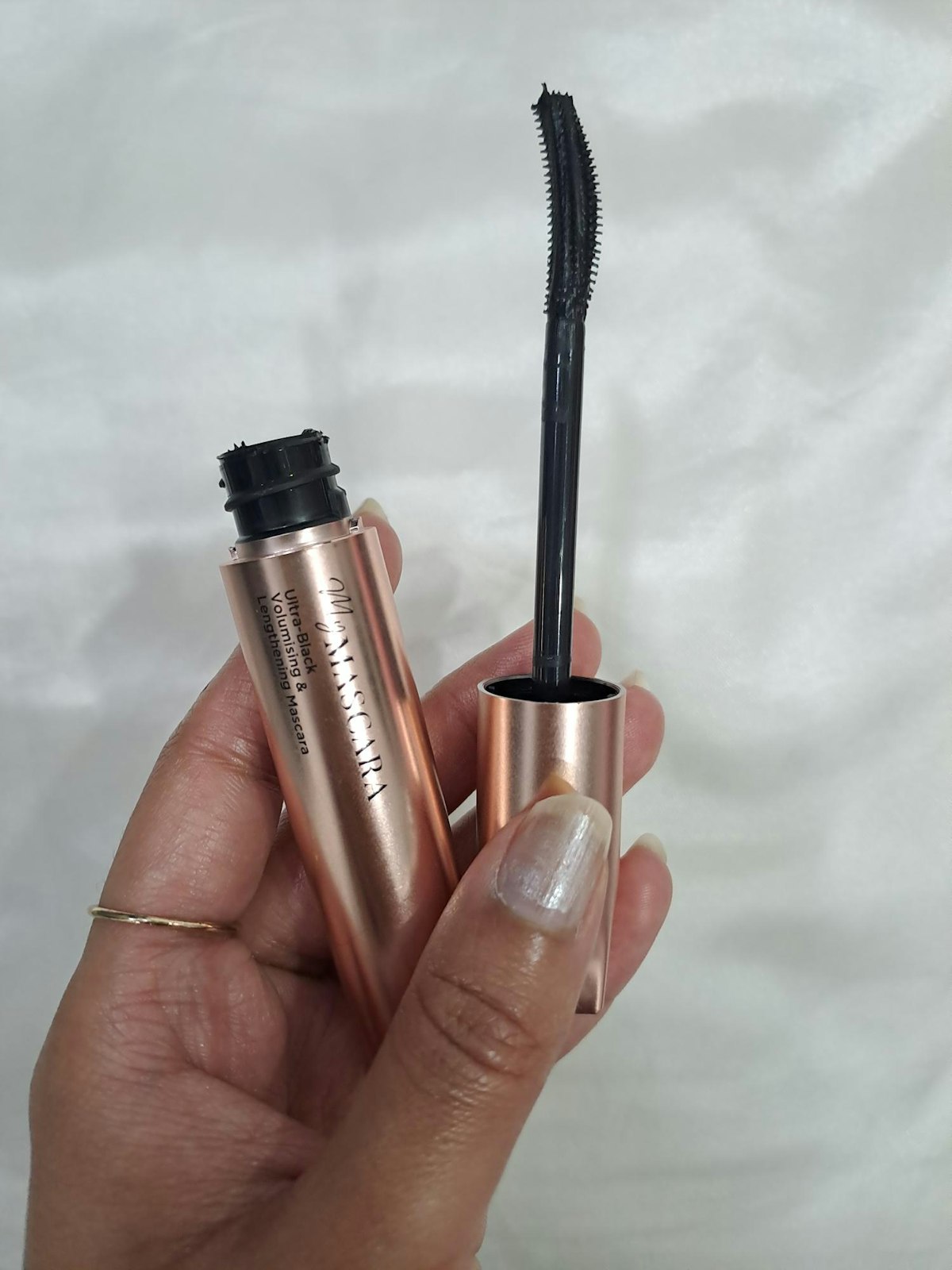 18 Best mascaras for older women, that won't flake or smudge