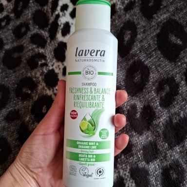17 best shampoos for greasy hair that work, tried and tested
