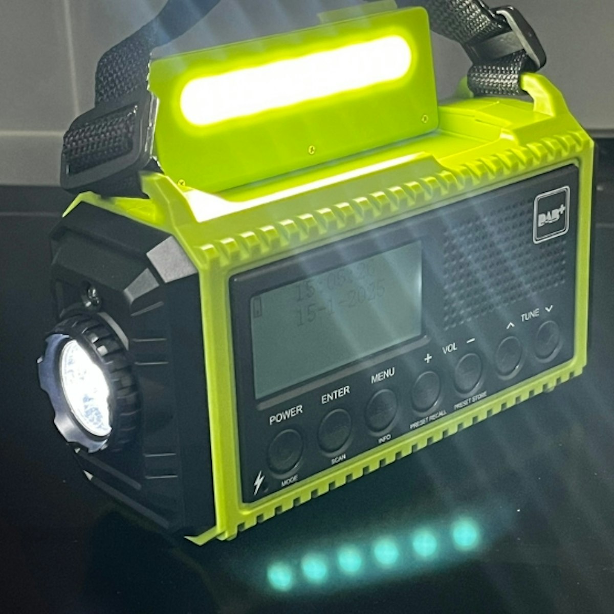 Portable DAB/FM Radio with Rechargeable Battery Review