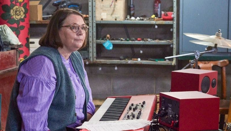 Who is Joanna Scanlan? Best movies and TV shows