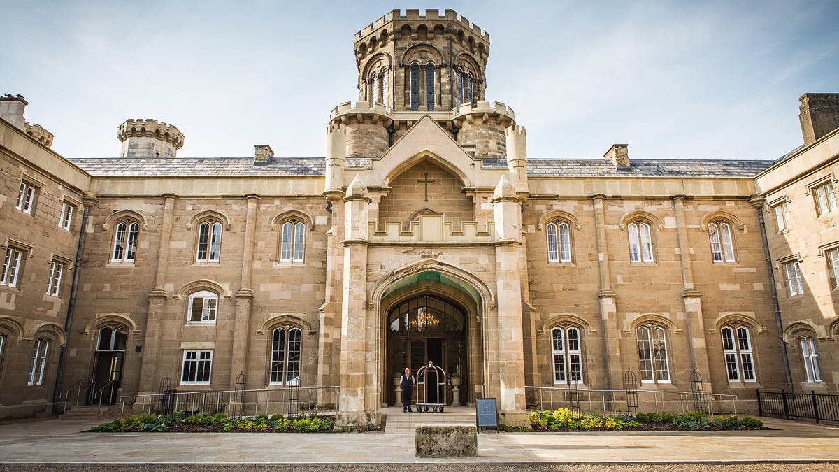 E: 03/11 Win a two-night stay at Studley Castle Hotel in Warwickshire ...