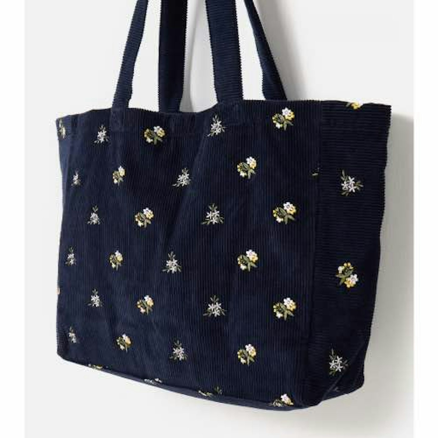 Get 30% off in the Oliver Bonas Black Friday Sale 2025