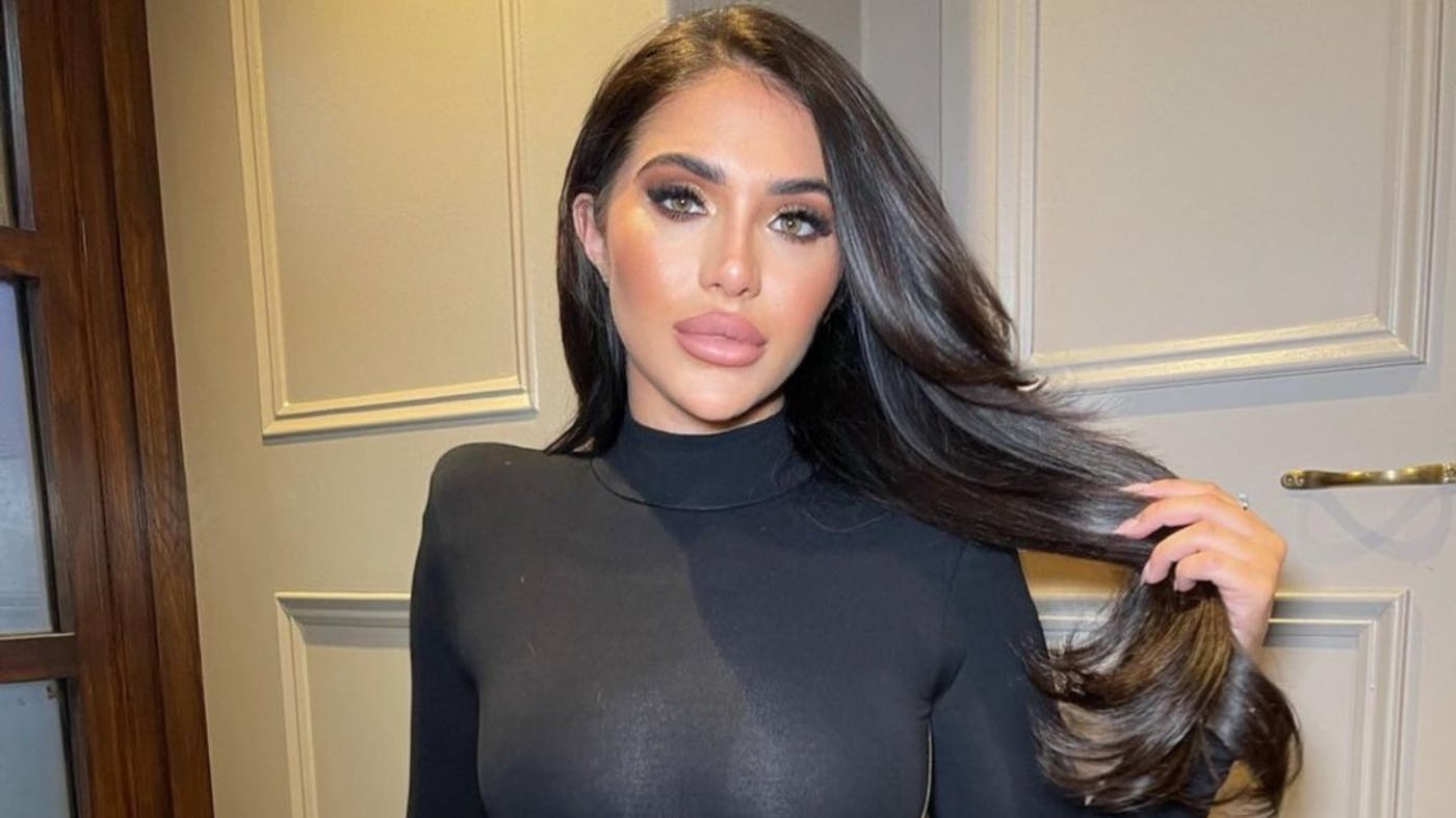 Chloe Brockett's Make-Up Routine: What The TOWIE Star Uses
