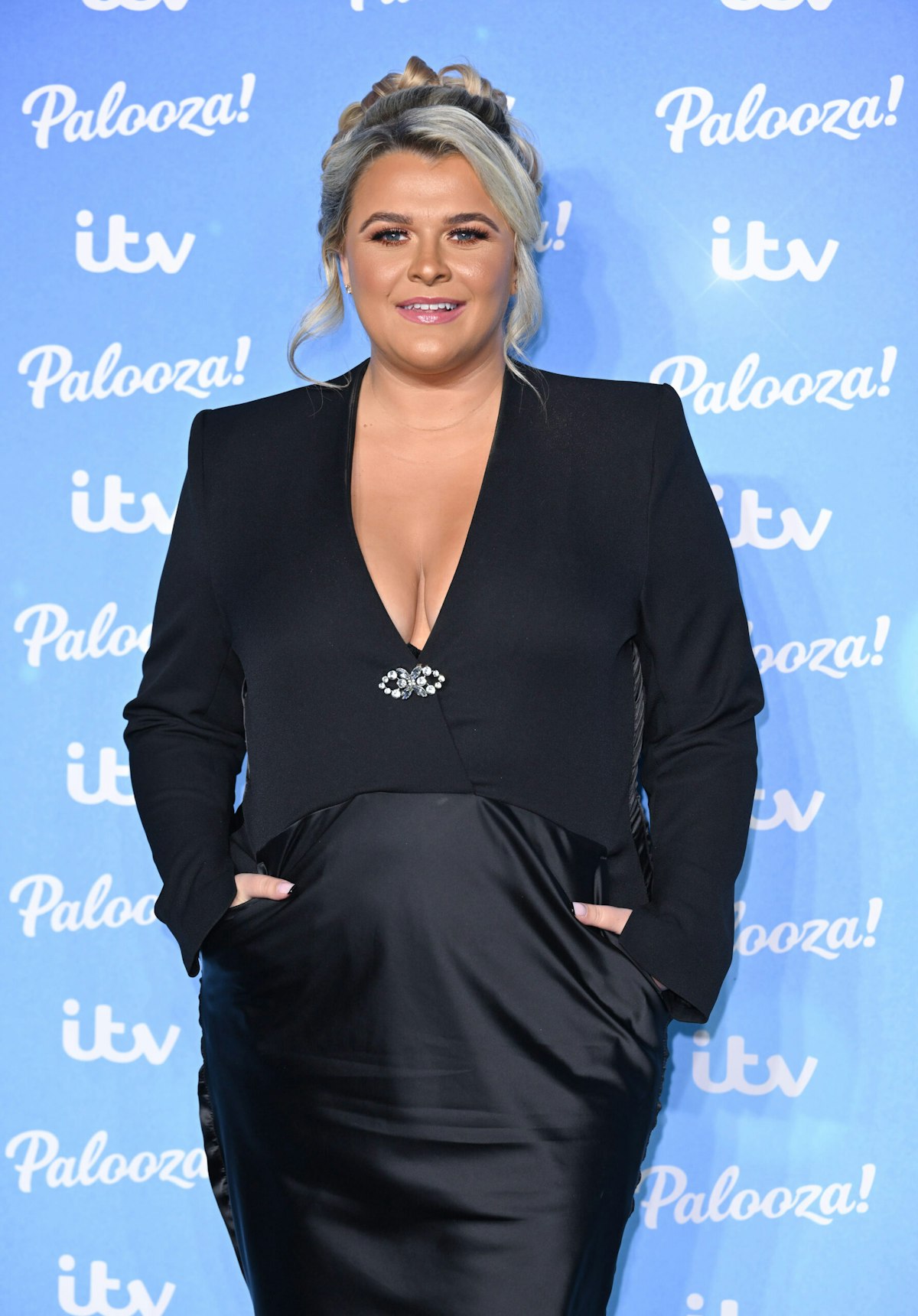 TOWIE's Saffron Lempriere FINALLY posts renderer boyfriend and he looks ...