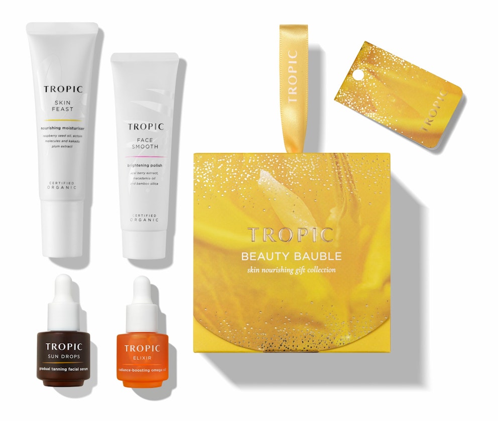 We are obsessed with these 100% natural Christmas beauty sets