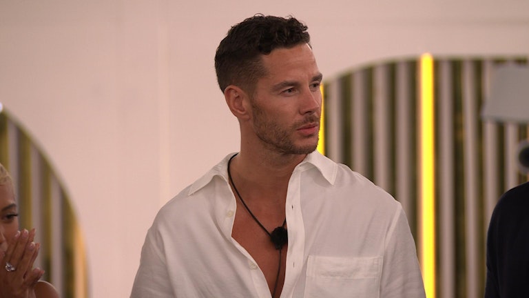 Love Island’s Scott Thomas: his famous family, boujie job and history ...