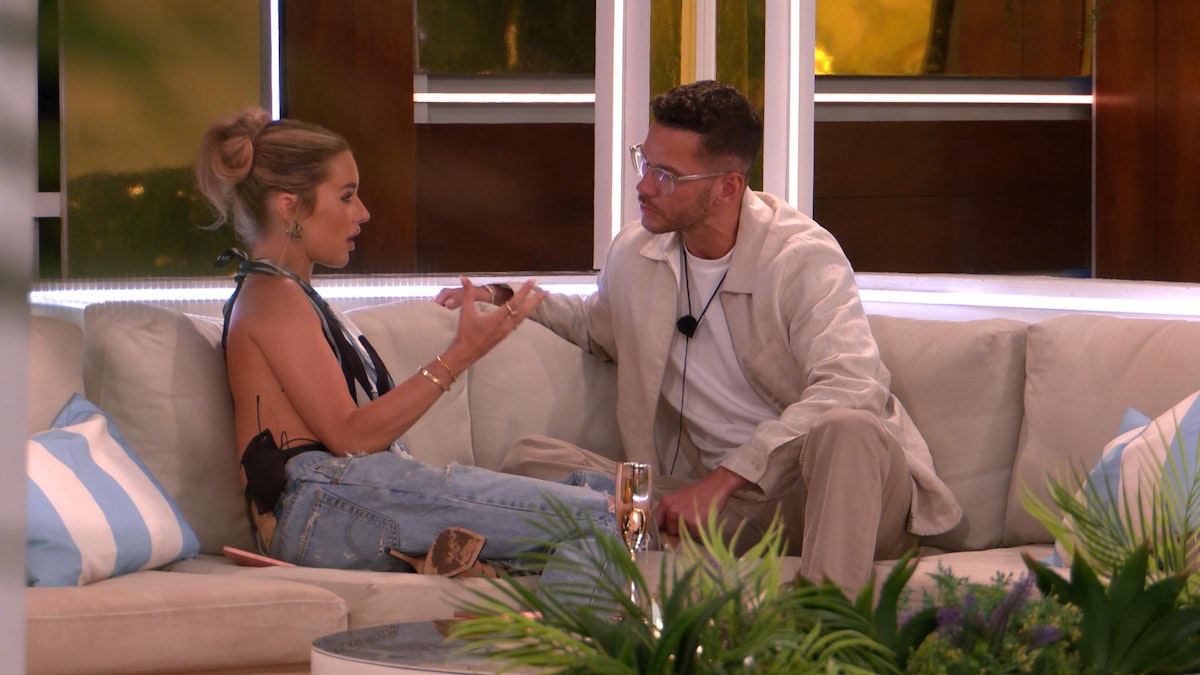 Scott Thomas dishes the dirt on 'spicy' new romance