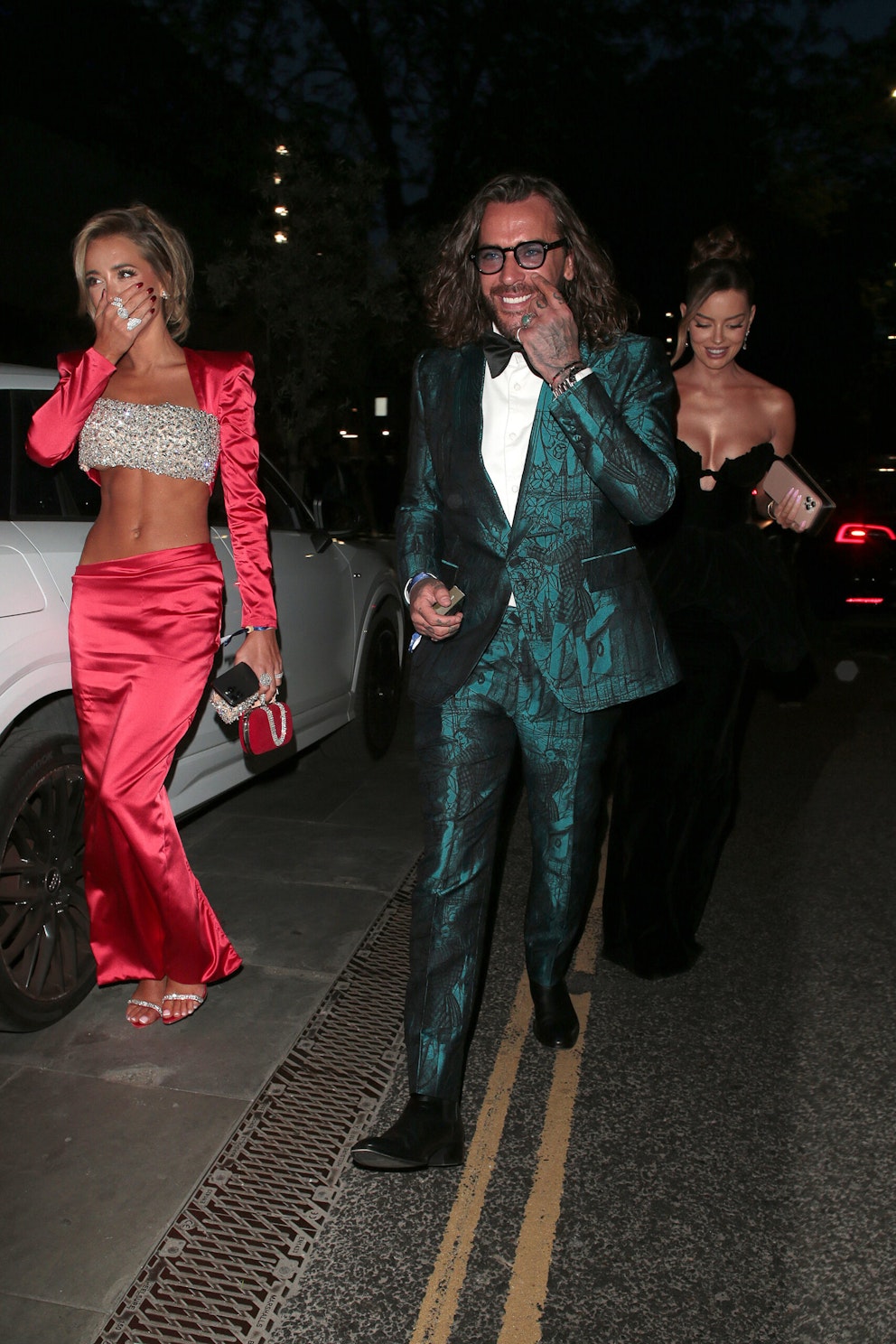 Pete Wicks spied smooching Love Island icon