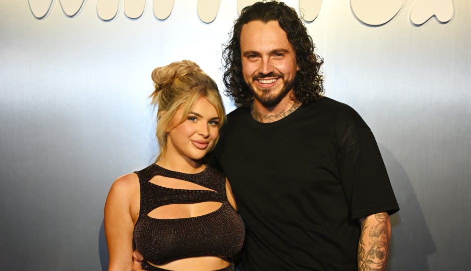 Closer Online UK Official - Celeb News | Soap Spoilers | Showbiz Gossip